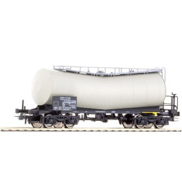 67222 Ermewa slurry wagon of DB