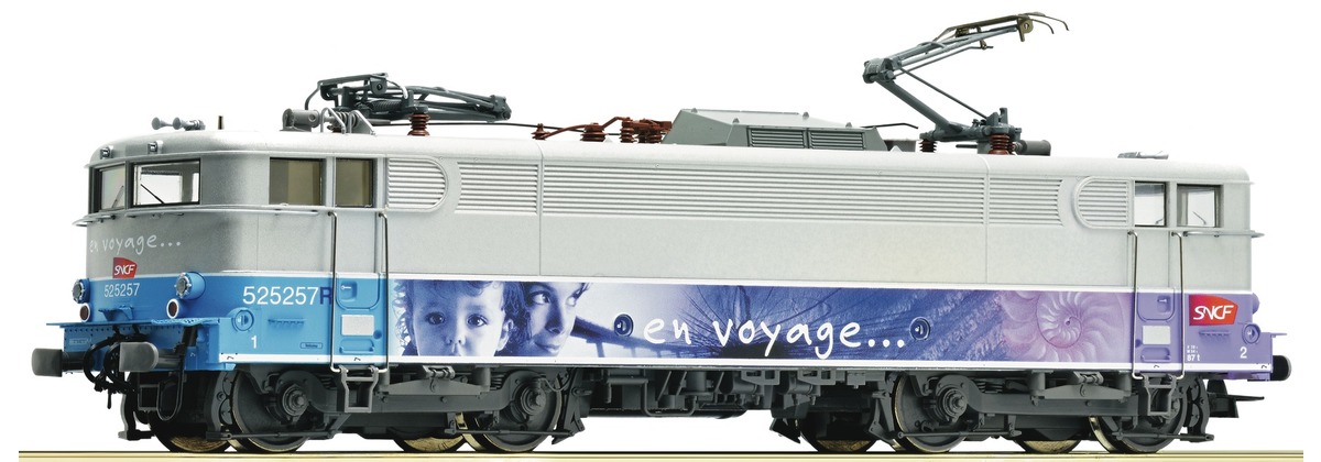 72473 Electric locomotive BB 25200 in "en voyage" design, SNCF